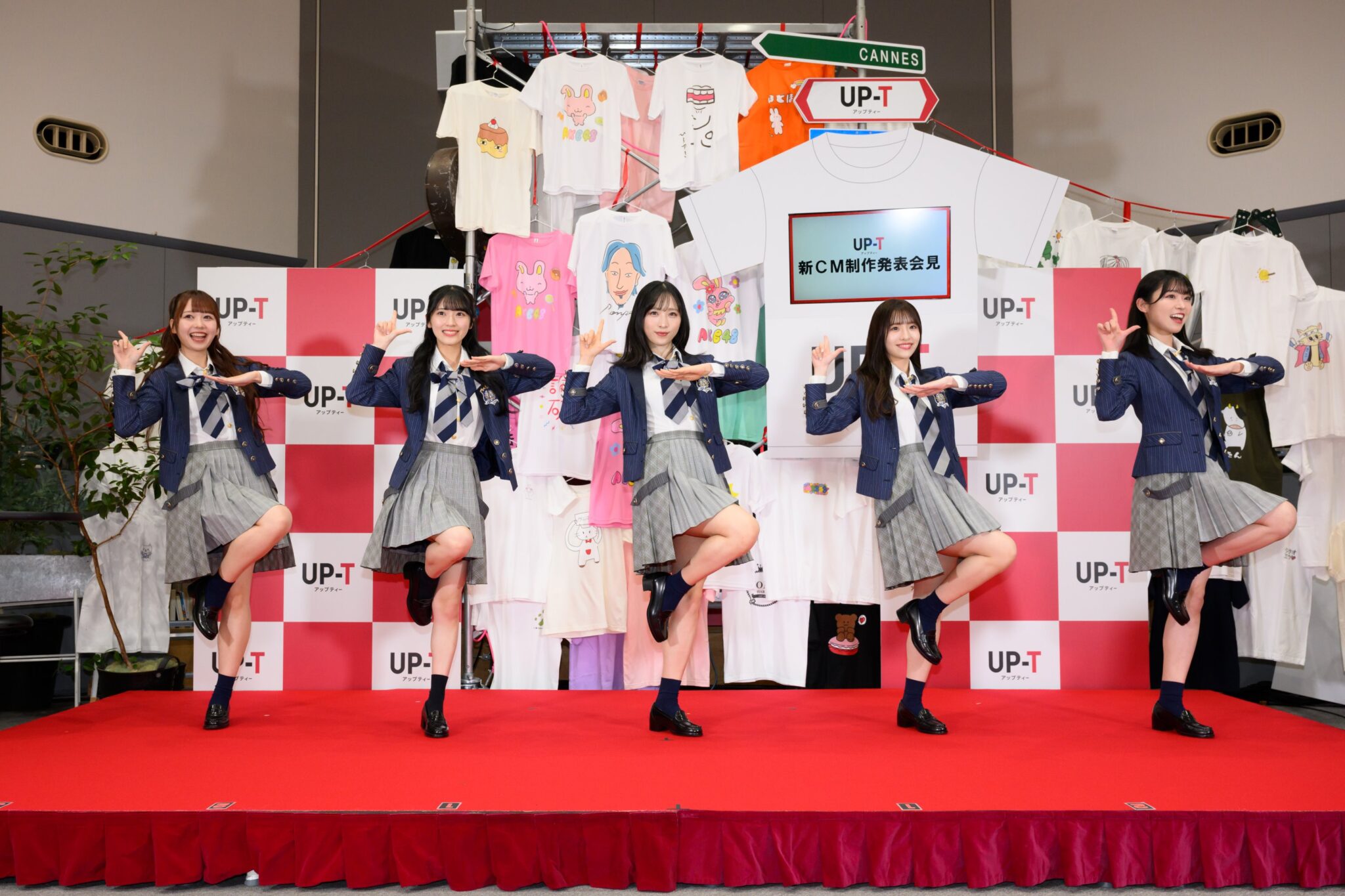ひろゆき、AKB48のダンスに混ざるCMで「めんどくせえな」 | StartHome